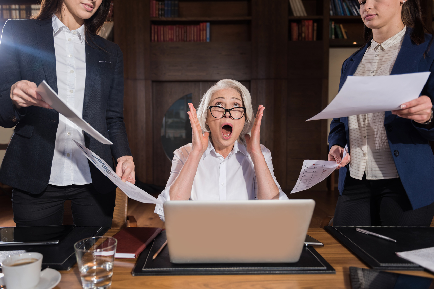 When experience leads to underperformance at work